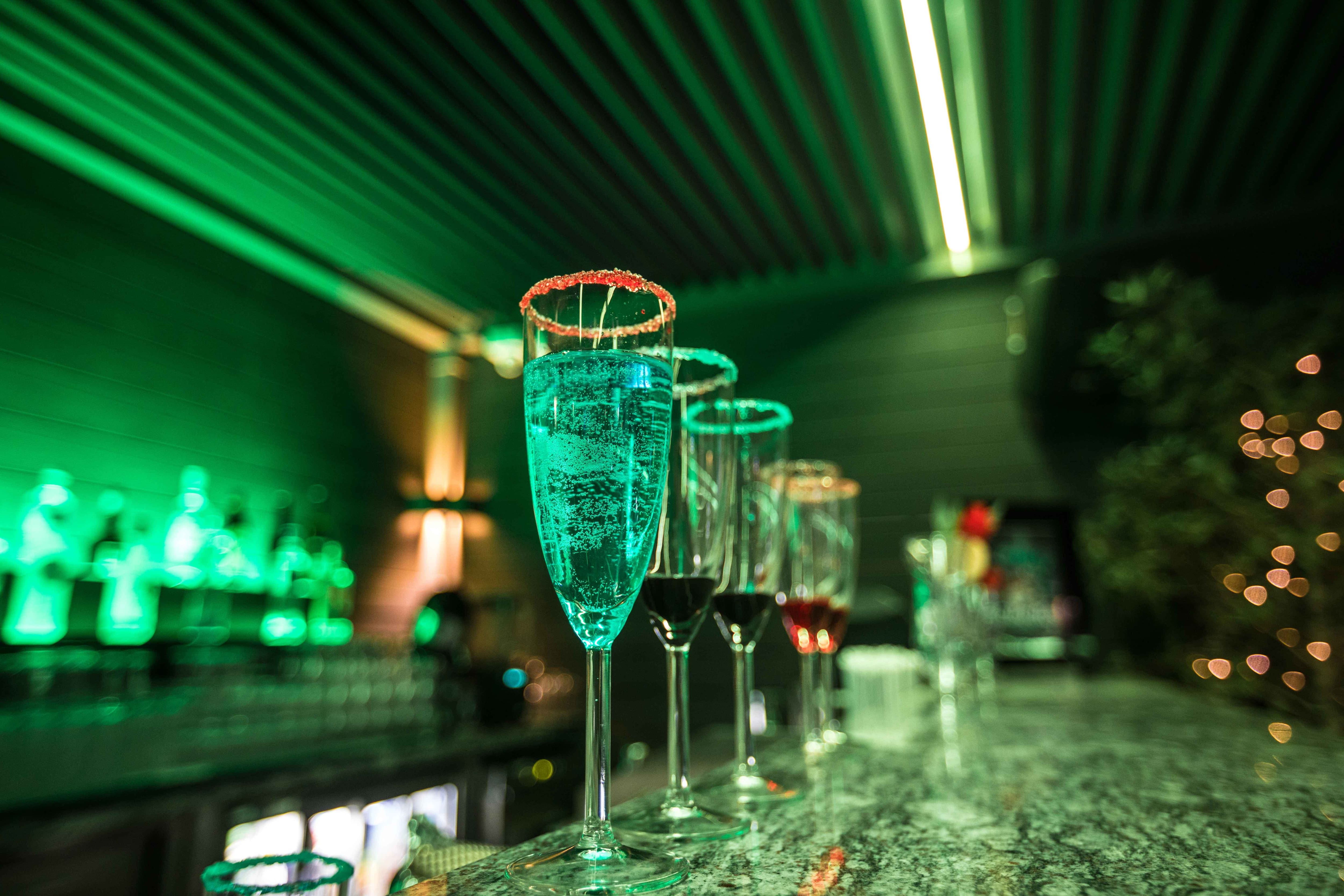 The grand zodiac lounge - Horoscopeaz.com