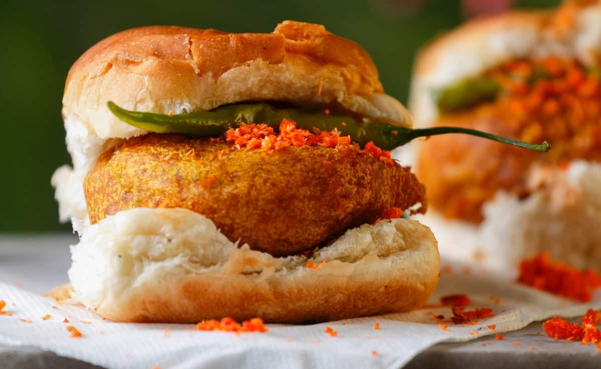 Mr. Vada Pav, Model Town 2, New Delhi | Zomato