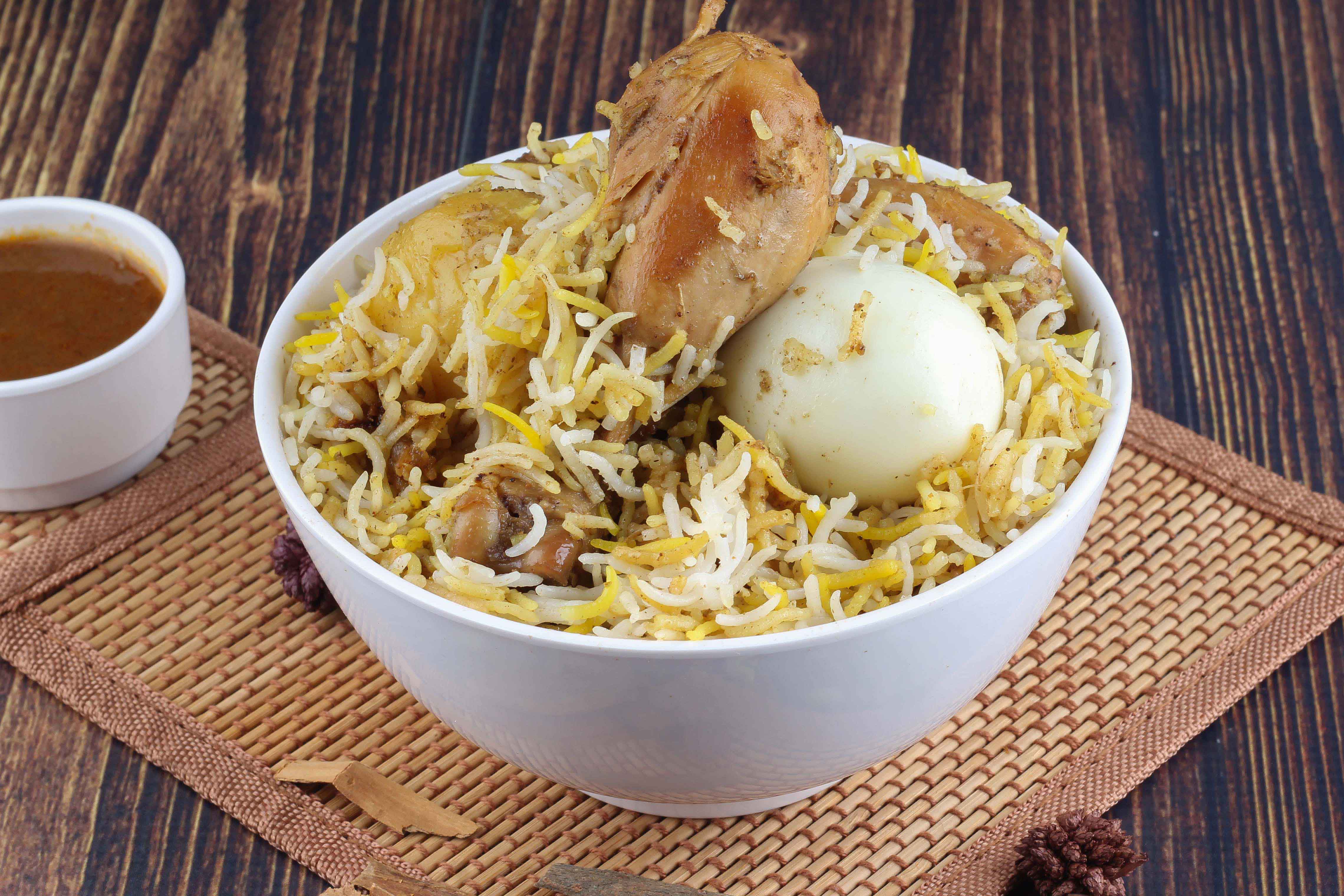 S Vasu Family Restaurant, Yemmiganur Locality order online - Zomato