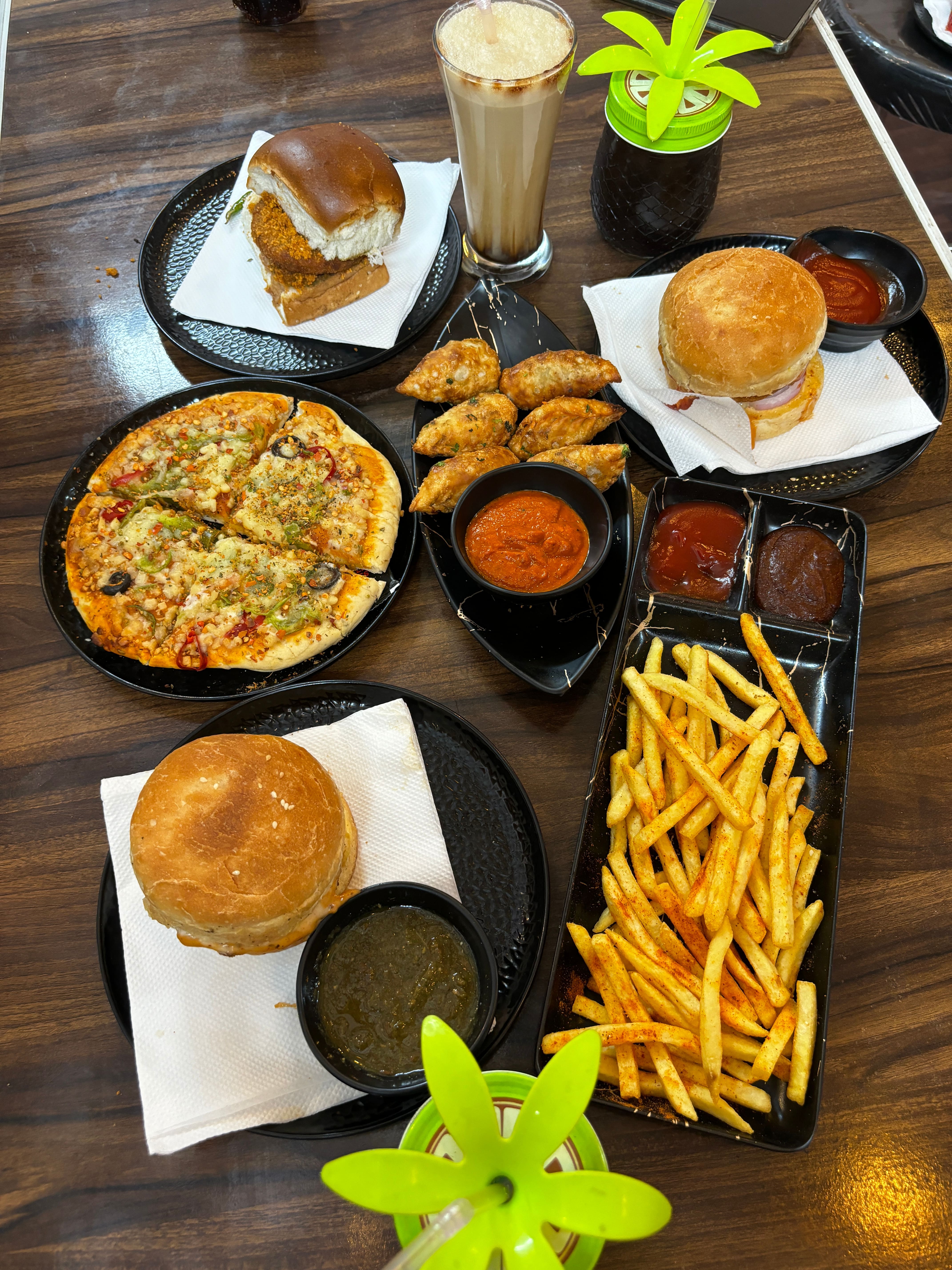 Menu of Hatke Vada, Gomti Nagar, Lucknow