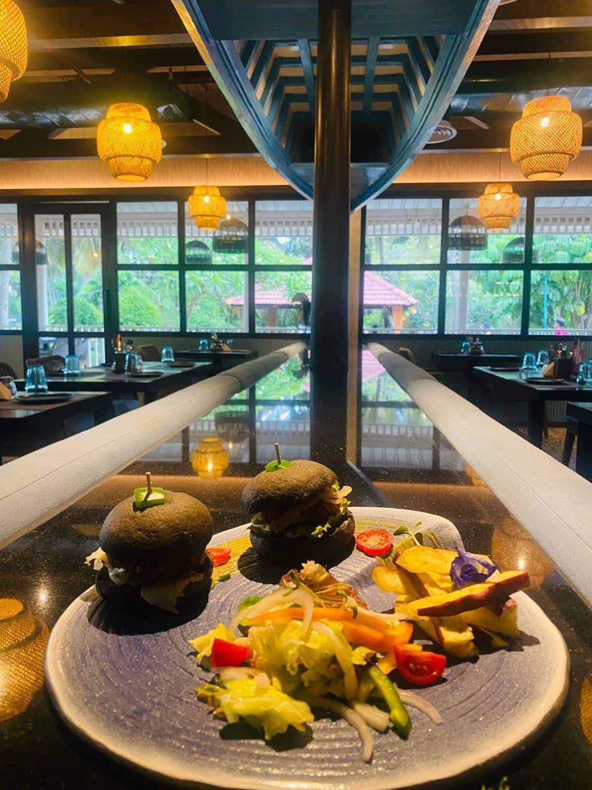 Book table and online reservation at Flavour Boat, Varca, Goa