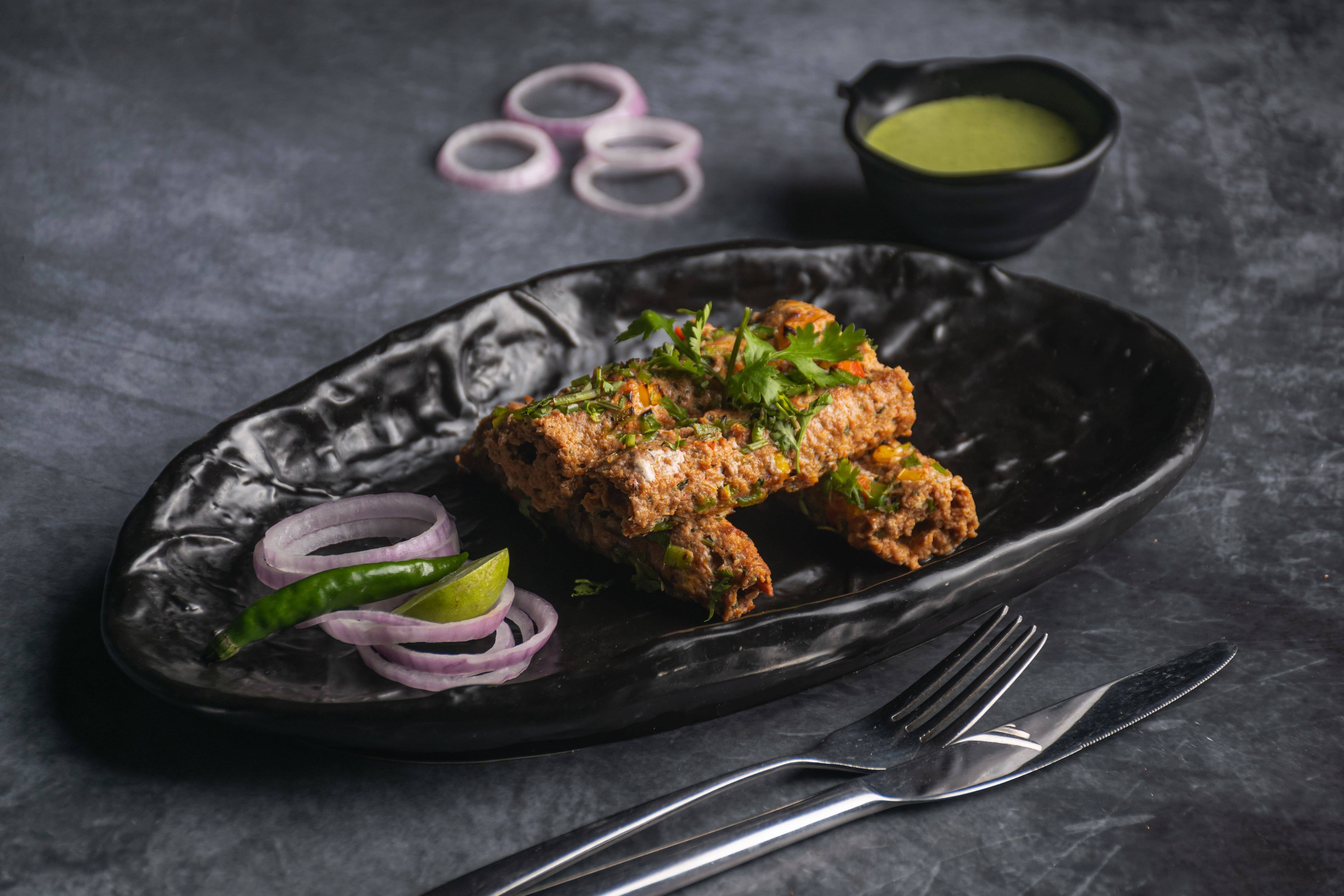 Book table and online reservation at Tayles – Hilton Gurugram Baani ...