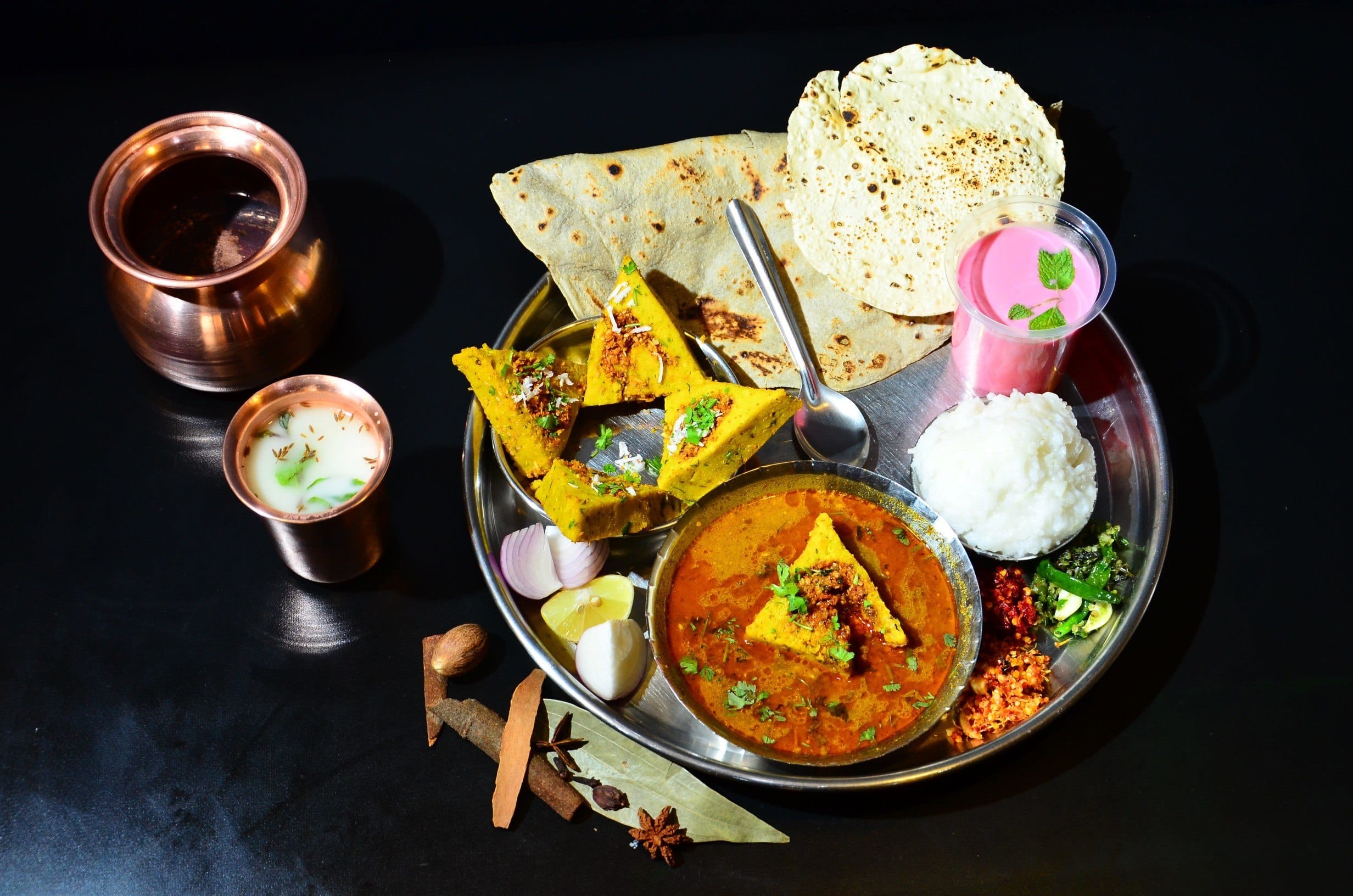 Photos of Bhujbal Bandhu - Hotel Apulki, Pictures of Bhujbal Bandhu ...