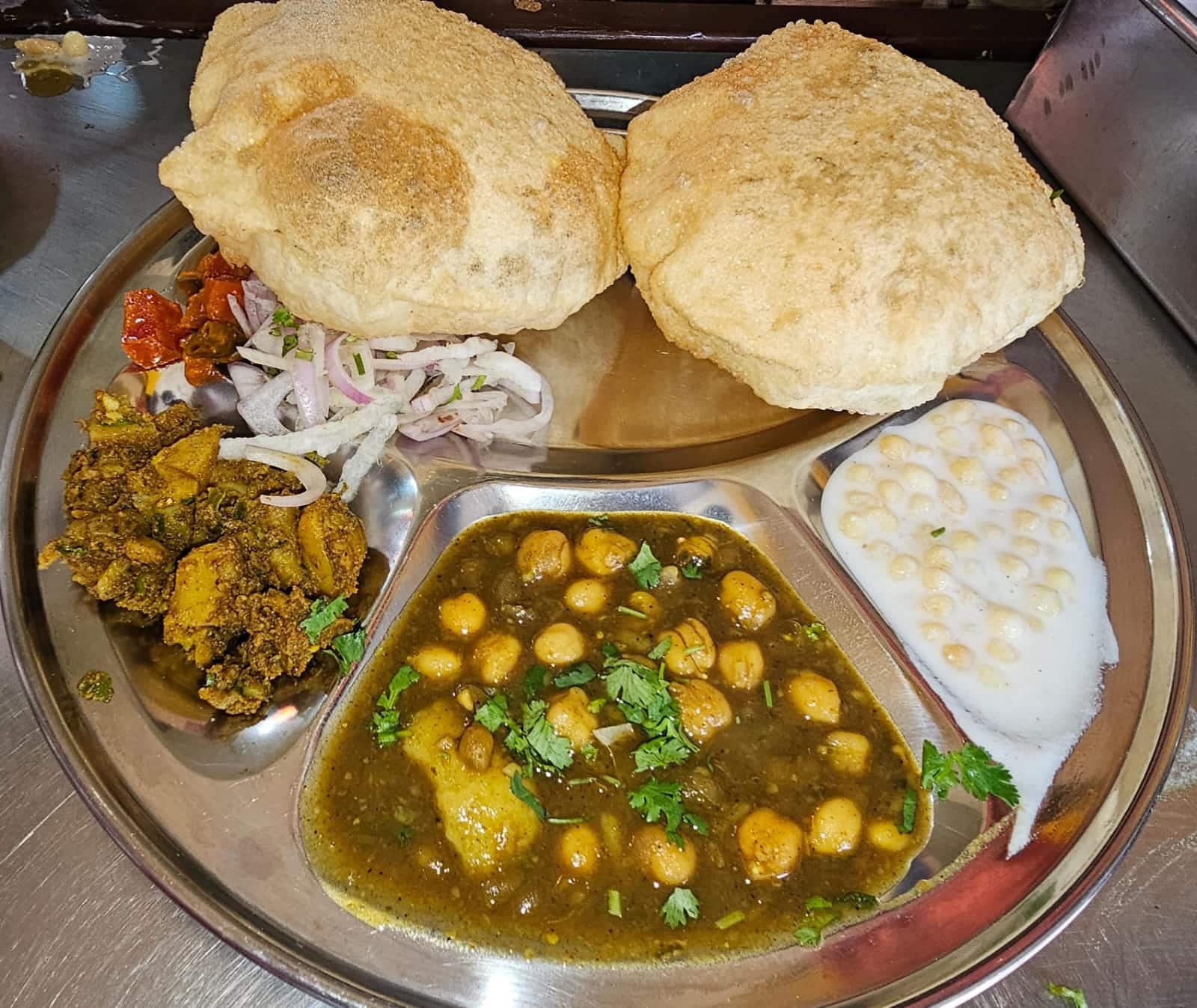 Makhani, Aliganj, Lucknow | Zomato