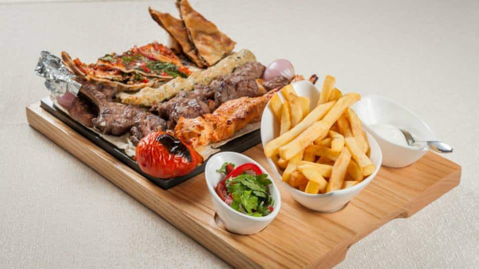 Phoenician Lebanese Restaurant & Lounge, Tourist Club Area (Al Zahiyah ...