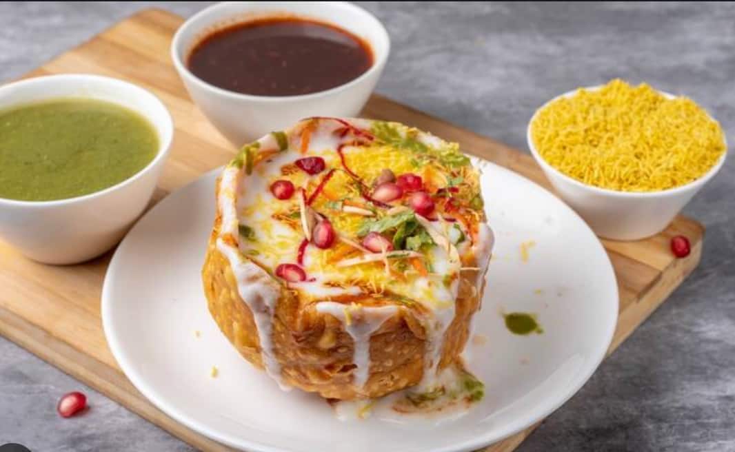 Dilli Wali Chaat By Only Parathas, Linking Road, Bandra West, Mumbai ...