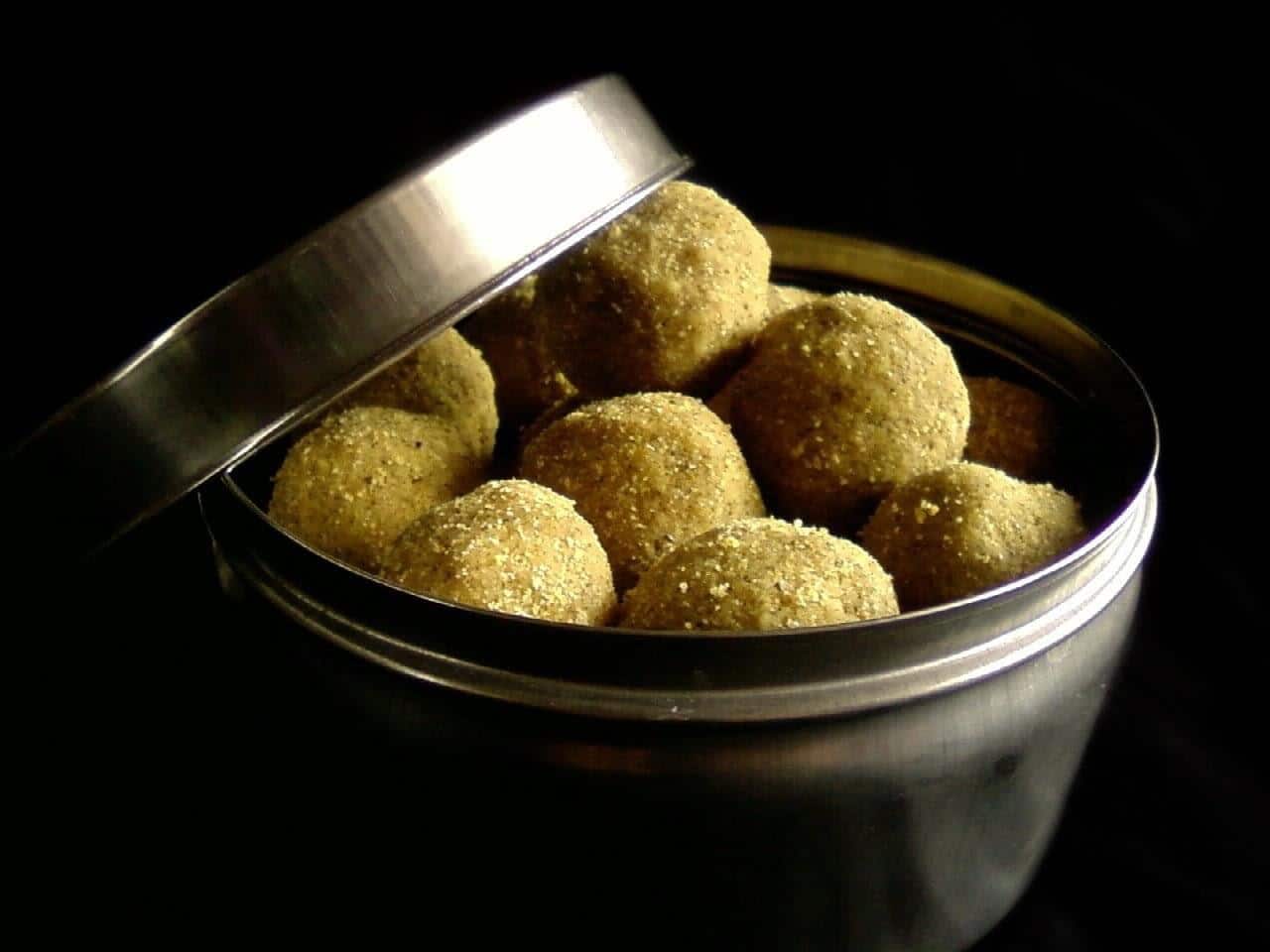 Mohan Sweets, Kidwaipuri, Patna | Zomato