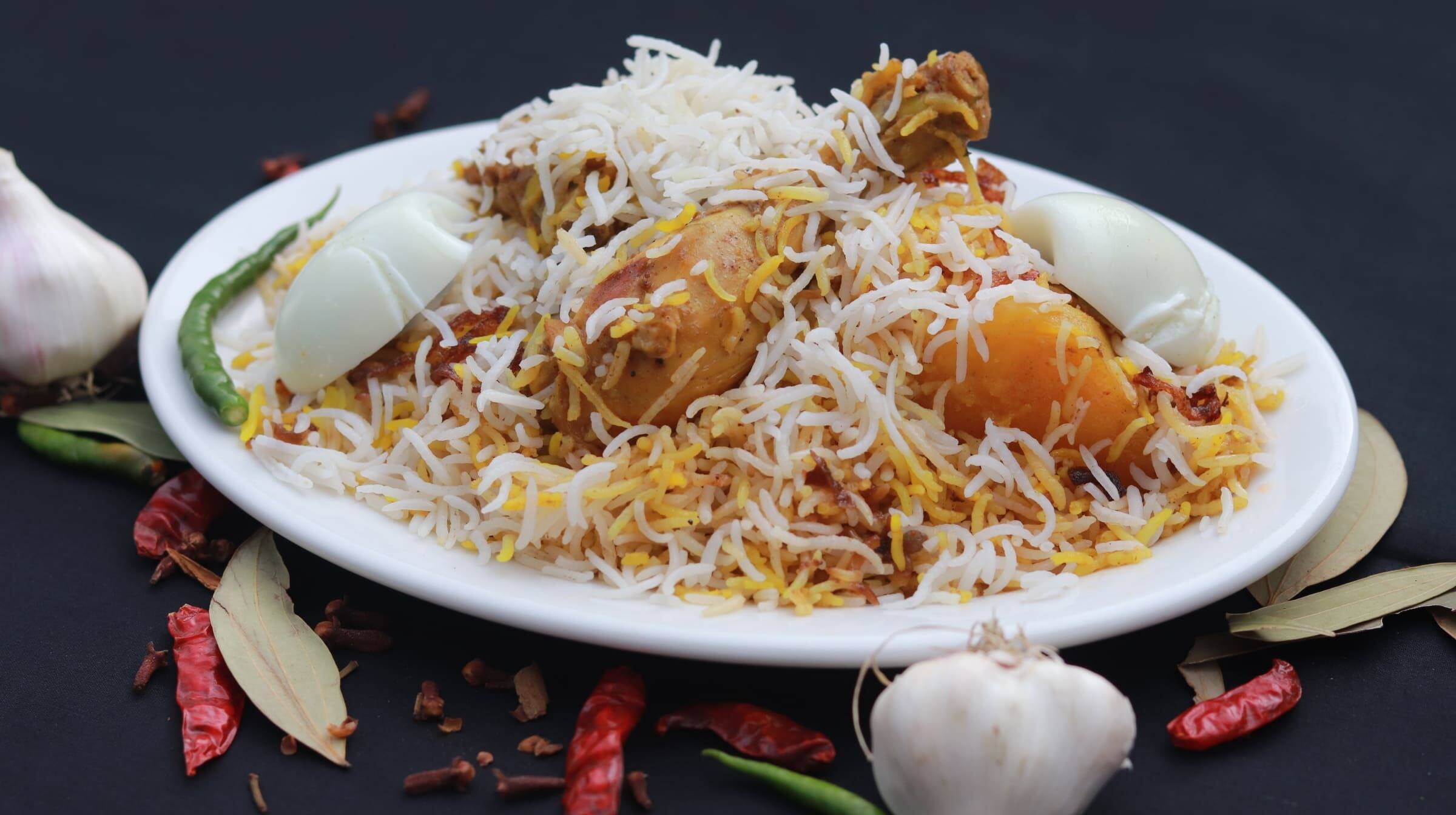 Book table and online reservation at Aminia, DLF Phase 4, Gurgaon