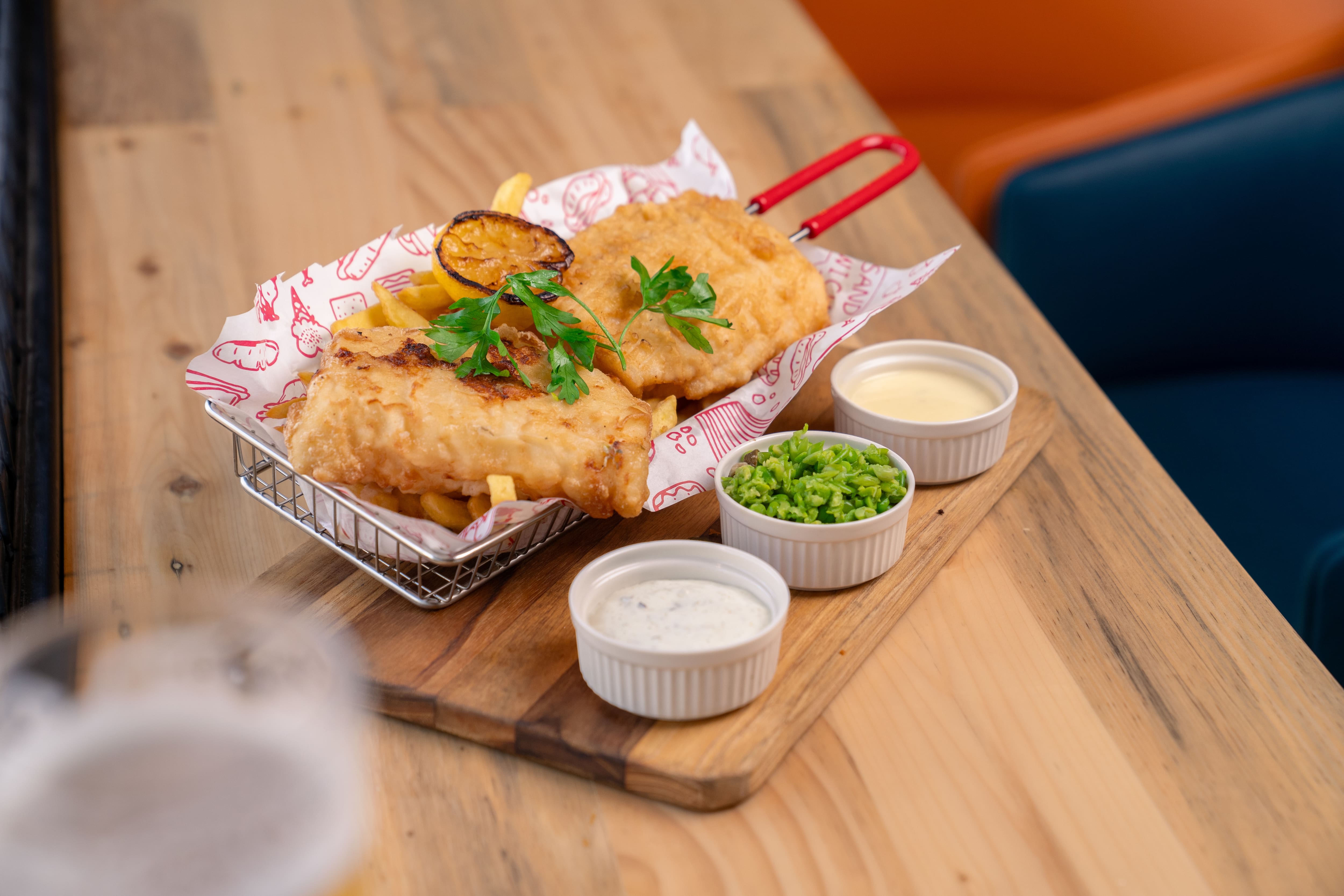 The Harbour Sports Bar - Hilton Garden Inn Dubai Jumeirah, Al Hudaiba ...