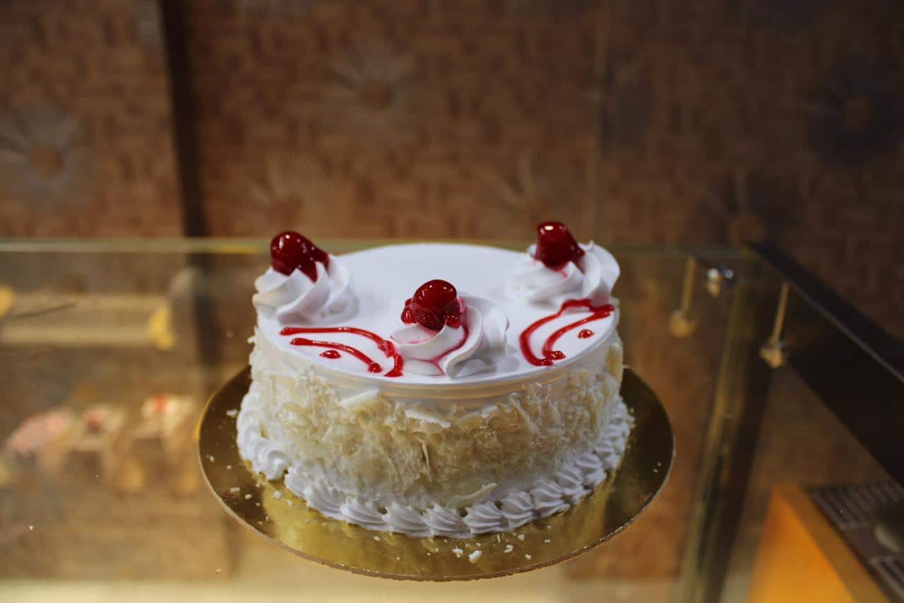 Rani's Cakes & More, Malad West, Mumbai | Zomato