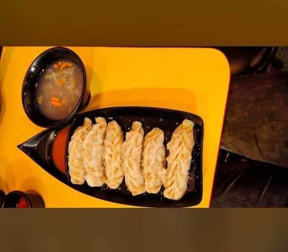 Momo Chitte, Maniktala order online - Zomato