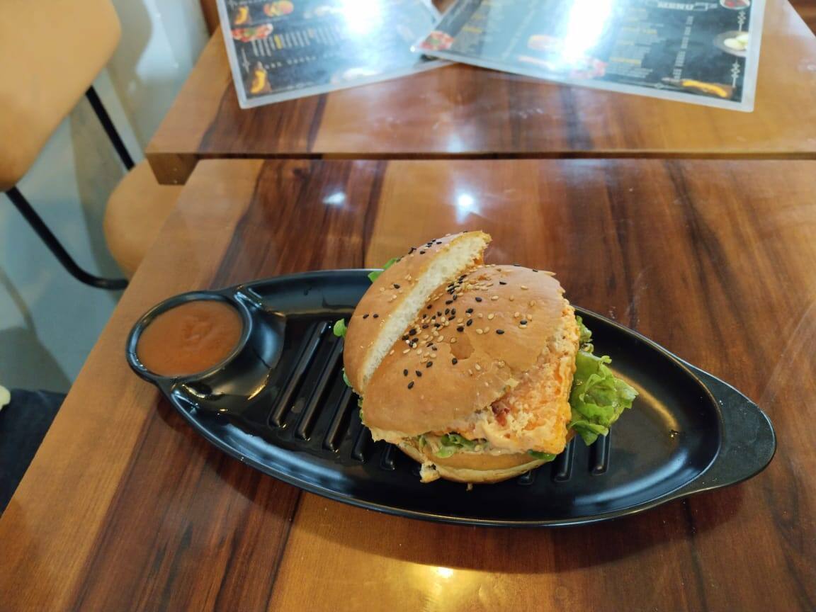 Triveni Cafe And Restaurant, DLF Phase 4 order online - Zomato