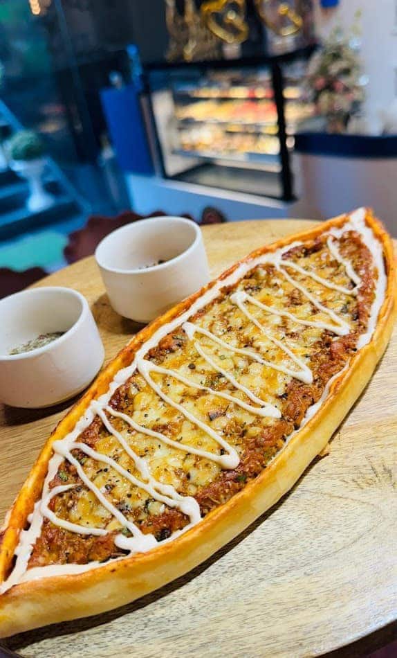 Book table and online reservation at The Giant Cookie, Aliganj, Lucknow