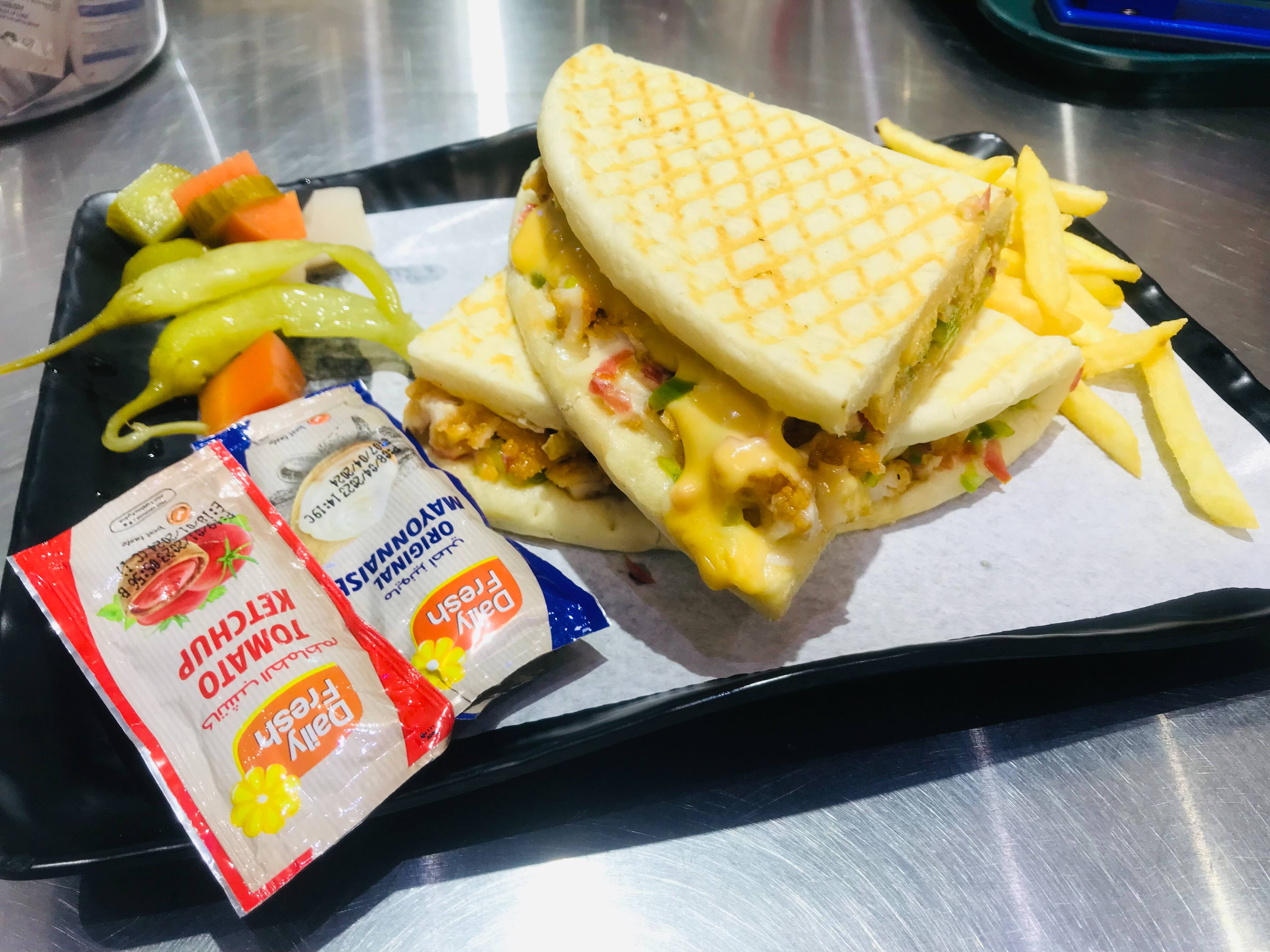 Real Choice Cafe & Restaurant, Jumeirah Village, Dubai | Zomato