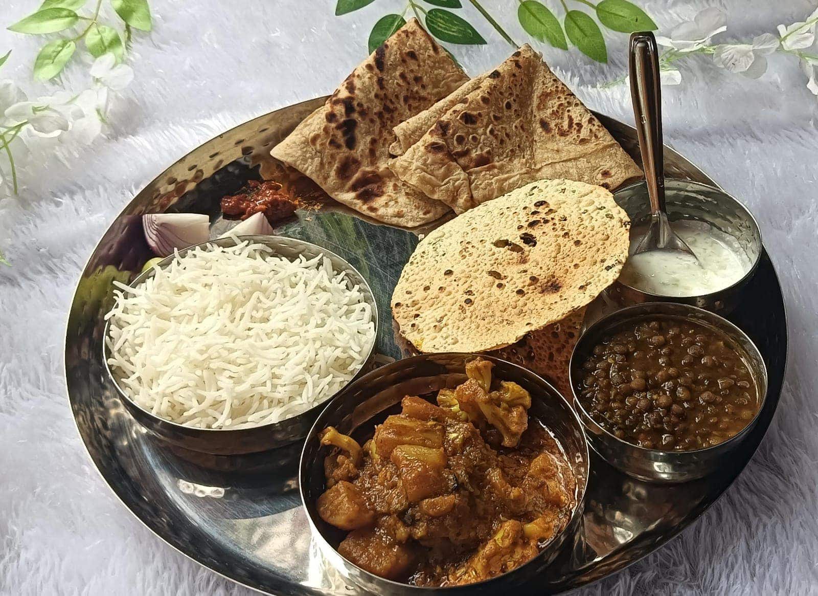 Book table and online reservation at Malhar Kitchen, Sadashiv Peth, Pune