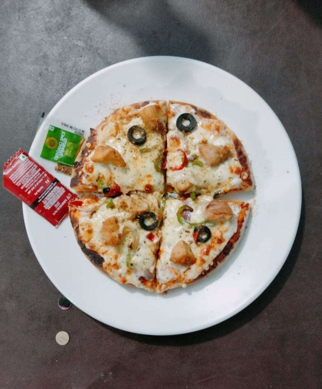 Cheesy Pizza, Park Circus Area, Kolkata | Zomato