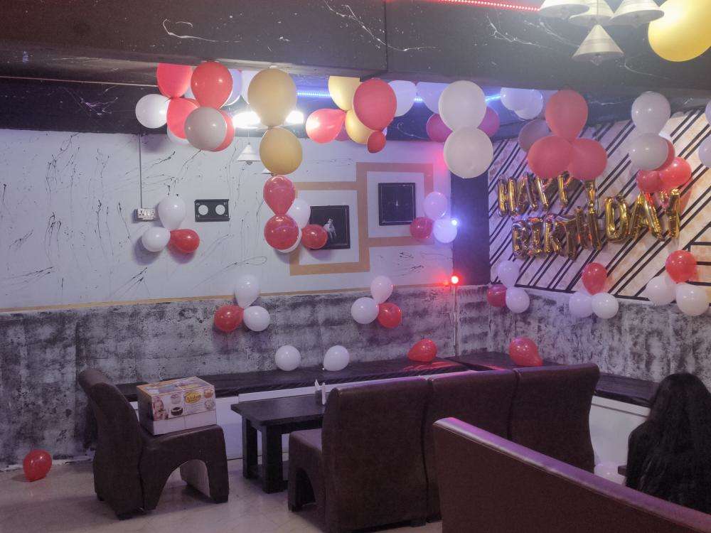 One Step Restaurant And Lounge, Gomti Nagar, Lucknow | Zomato