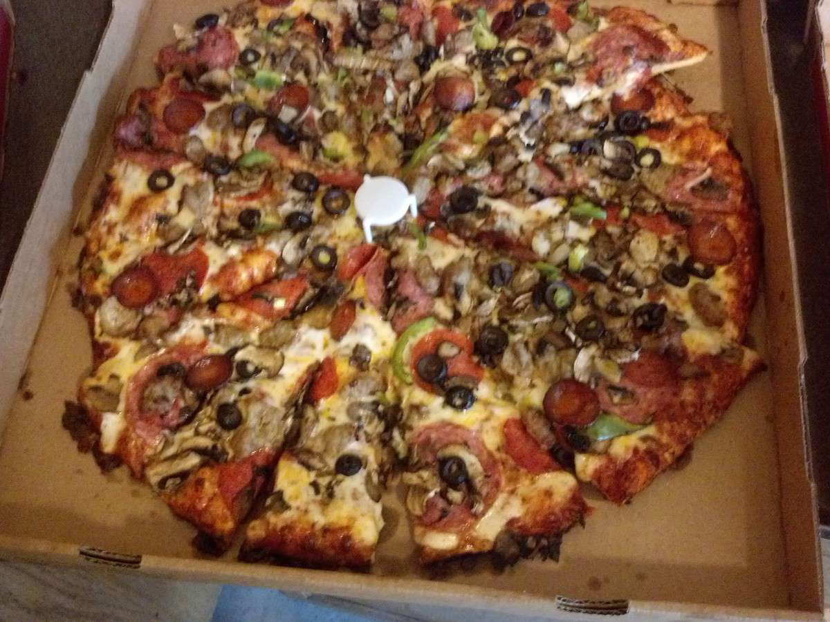 King Arthur Round Table Pizza - Everything Furniture