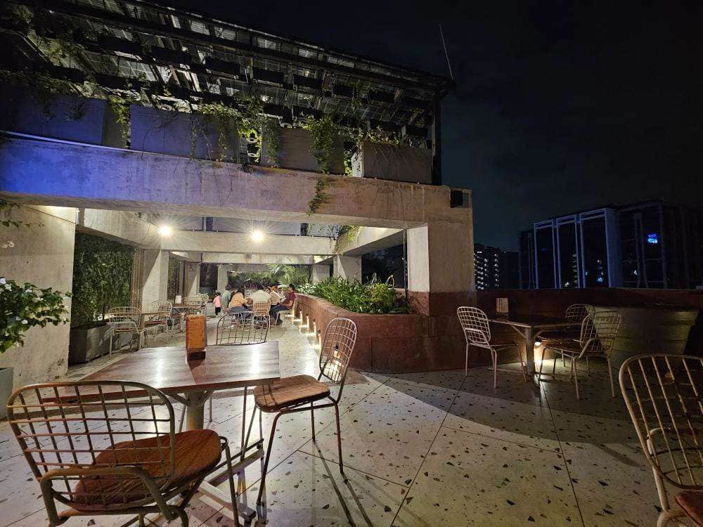 Schmooze Restro Cafe, Sola, Ahmedabad | Zomato