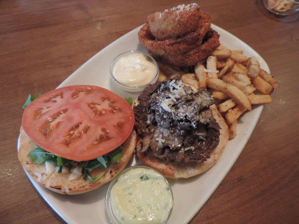 Bin 4 Burger Lounge Saanich Saanich Zomato
