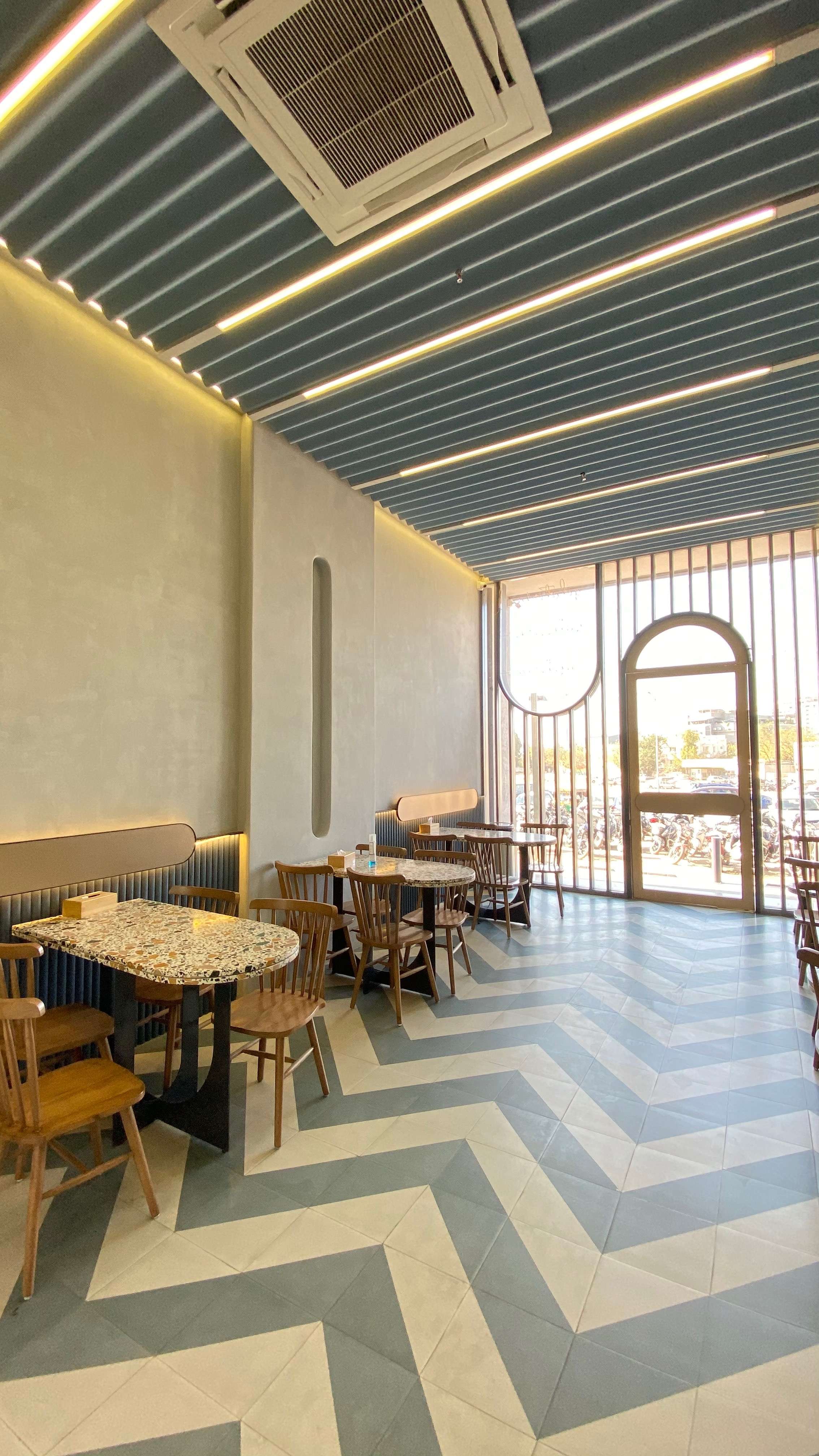 Hoglatto, Ambavadi, Ahmedabad | Zomato