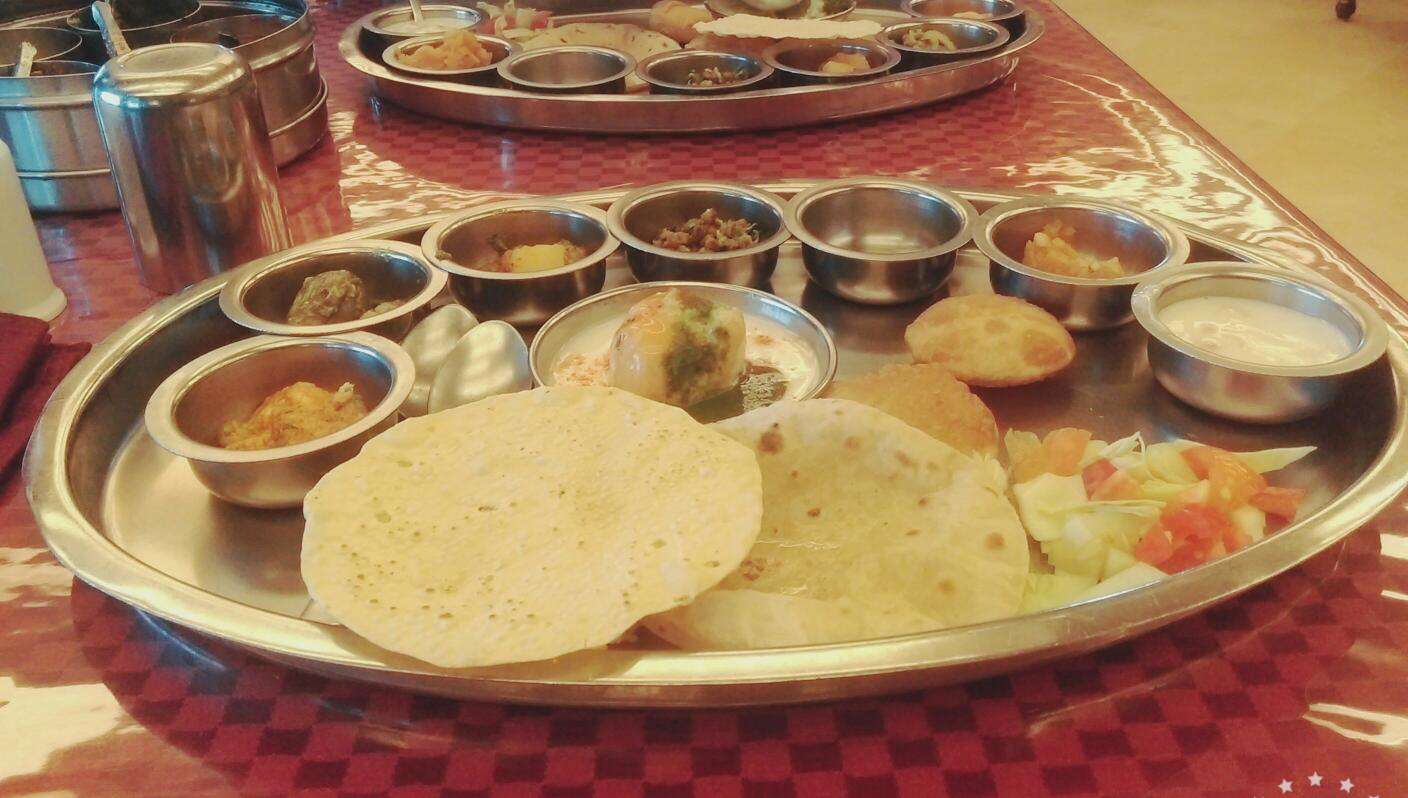 Kansar Gujarati Thali Photos, Pictures of Kansar Gujarati Thali ...