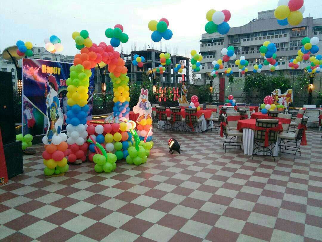 The Terrace Photos, Pictures of The Terrace, Supertech Shopprix Mall ...