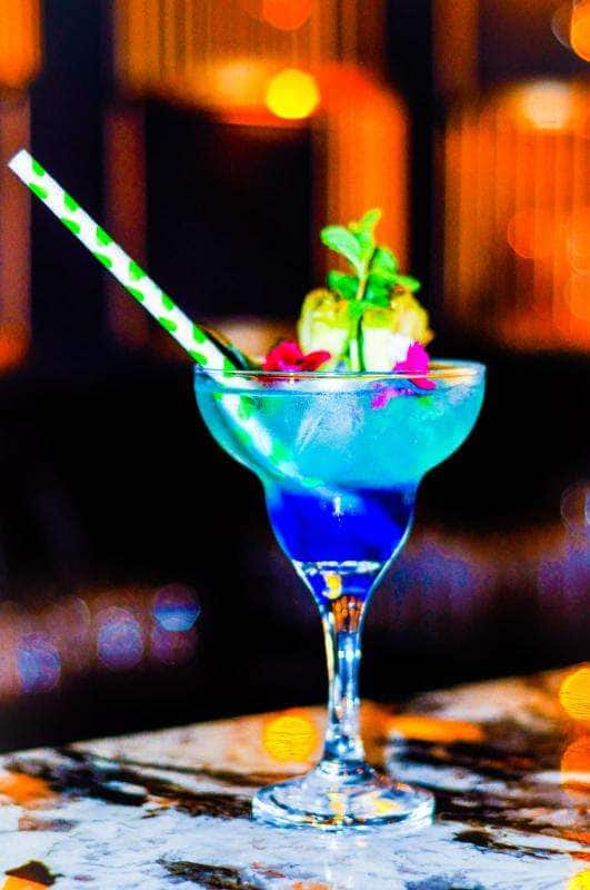 2 Cubes lounge & Bar, Rajouri Garden, New Delhi | Zomato