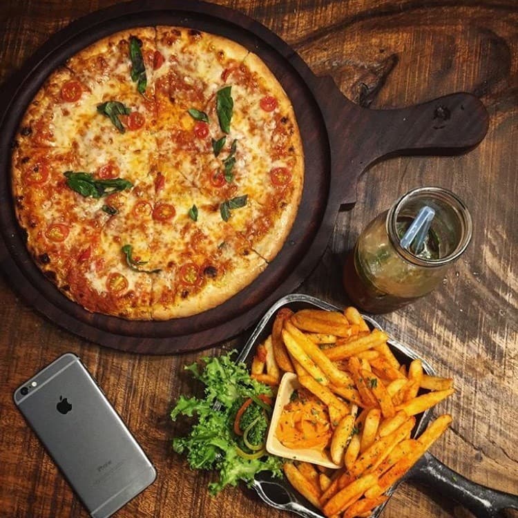 Razzberry Rhinoceros, Mumbai - Restaurant menu, prices and reviews