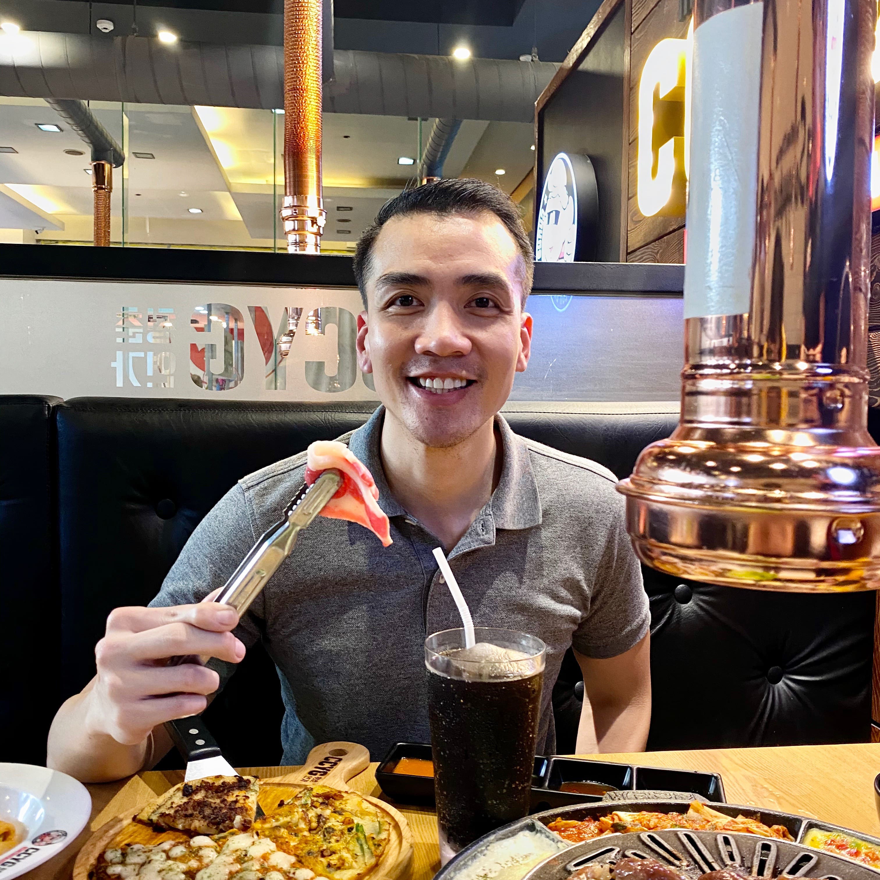 Holic Bar, Quezon City - Restaurant menu, prices and reviews